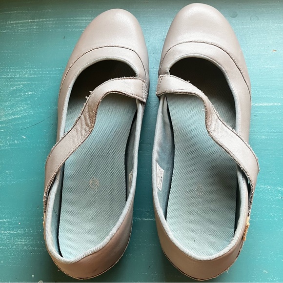 Merrell | Shoes | Light Grey Merrell Mary Jane Flats Womens 9 Eu 4 ...
